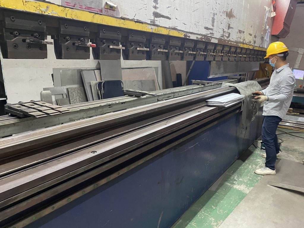 About Us - VANGOMETAL